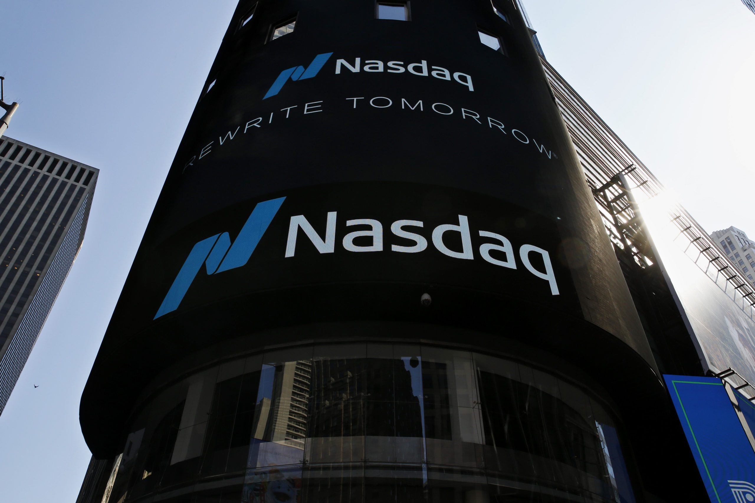Nasdaq 100's worst week in eight months for technology stocks